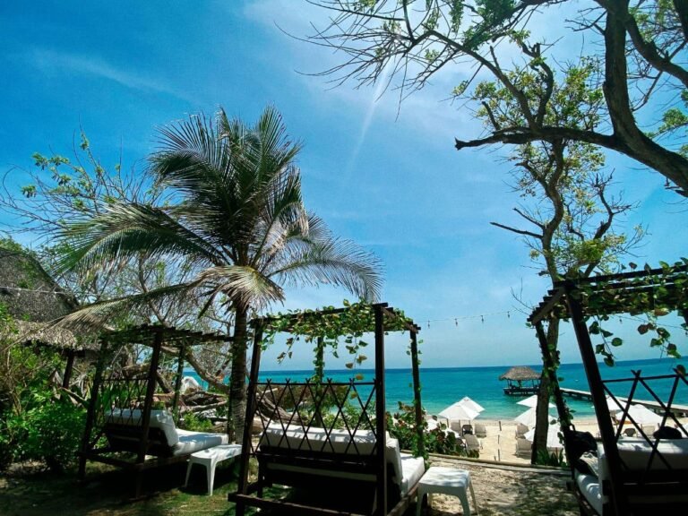 LUXURY BEACH CLUB – GiQu Travel