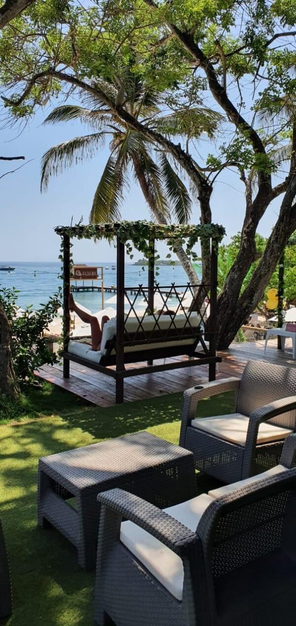 LUXURY BEACH CLUB – GiQu Travel